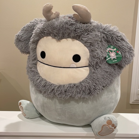 Squishmallows | Other | Nwt 2 Evita The Bigfoot Christmas Squishmallow ...
